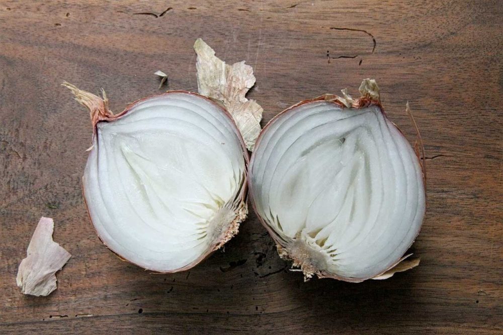 Cibuľa na vlasy: Ako nám dokáže pomôcť? - NANOGEN